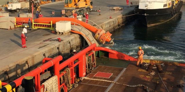Case study: Submarine and Floating Hose Change out - KOTUG International